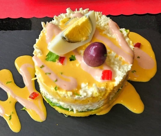 Cómo preparar Causa Rellena de Pollo - Comidas Peruanas